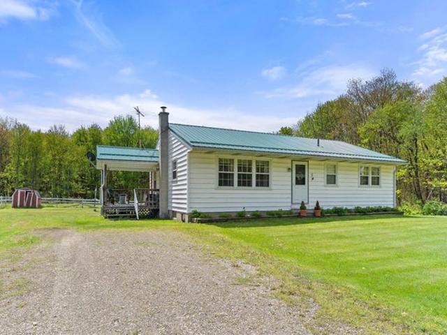 18705 E Forest Rd, Cambridge Springs, PA 16403