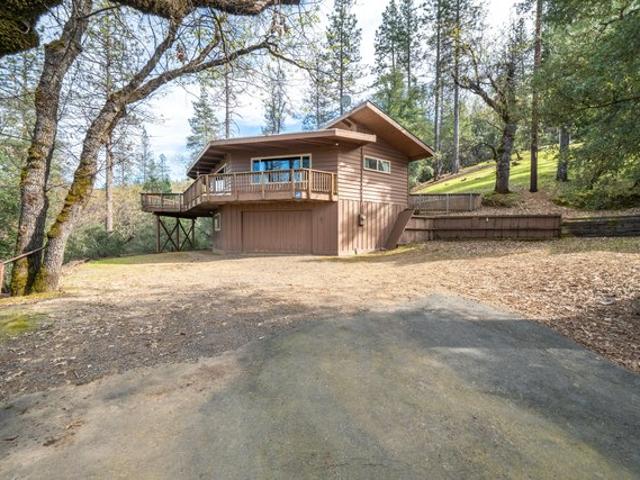 18705 Lower Salt Creek Rd, Lakehead, CA 96051