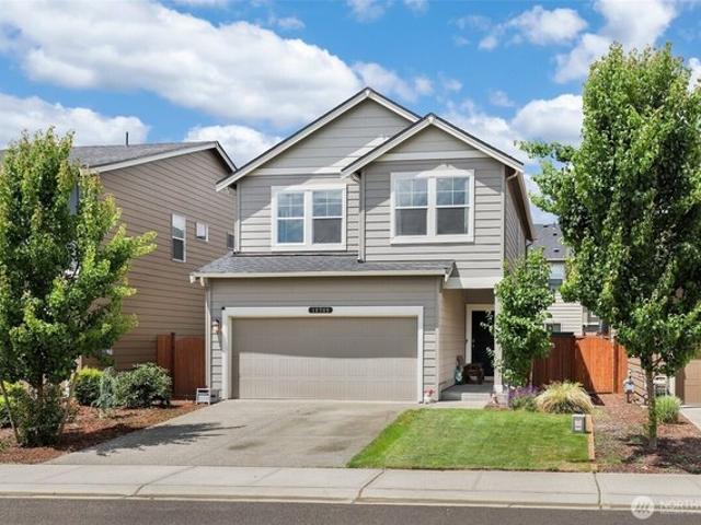 18708 Emmons Ct E, Puyallup, WA 98374