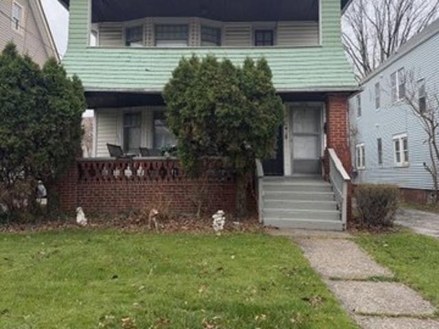 1870 Mannering Rd, Cleveland, OH 44112