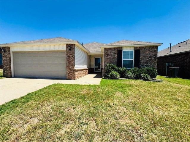 1870 Bartlett Dr, Newcastle, OK 73065