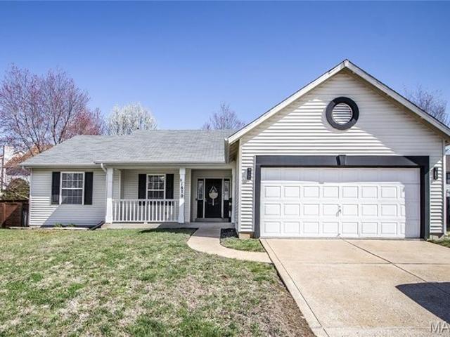 1870 Charleston Estates Dr, Saint Louis, MO 63031
