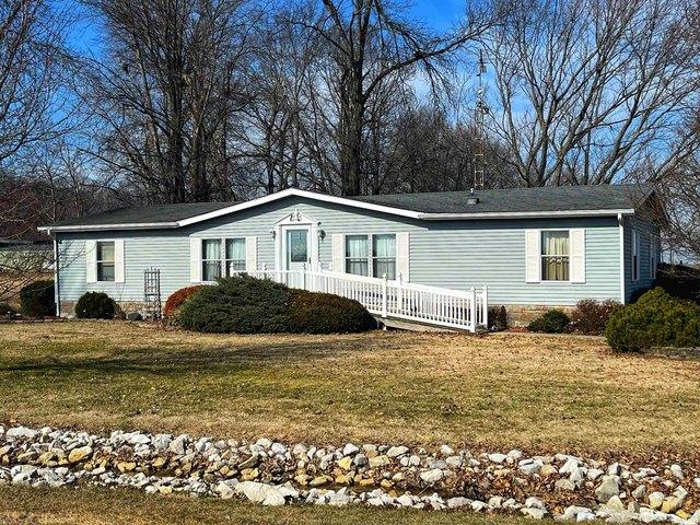 1870 E 100 Rd N, Washington, IN 47501