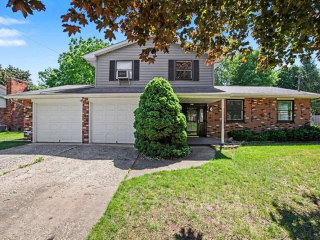 1870 W Packard Dr, Saginaw, MI 48638
