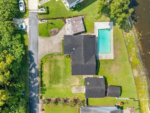 18714 Arbor Dr, Lutz, FL 33548