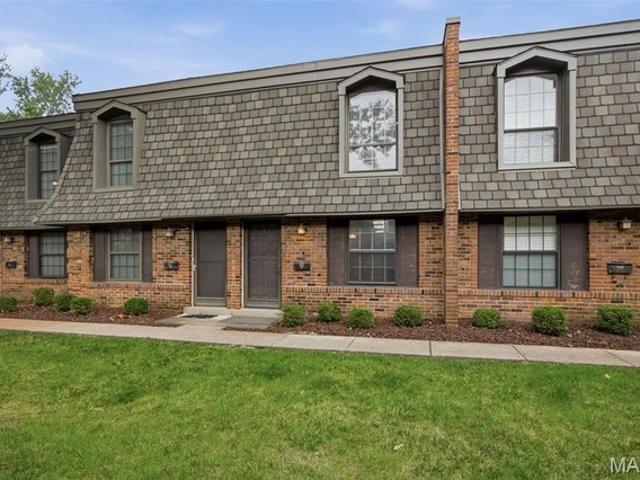 1871 Mansard Dr, Saint Louis, MO 63125