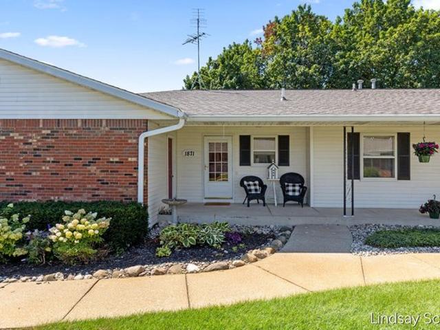 1871 E Elizabeth Ln, Jenison, MI 49428