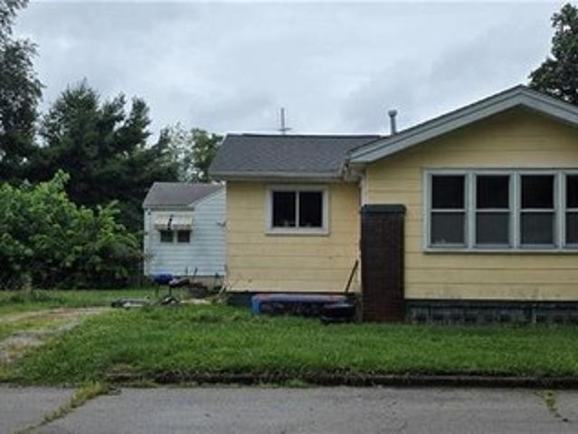 1871 E Lawrence St, Decatur, IL 62521
