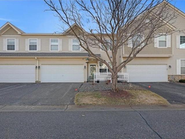 1871 Wildflower Ct, Shoreview, MN 55126