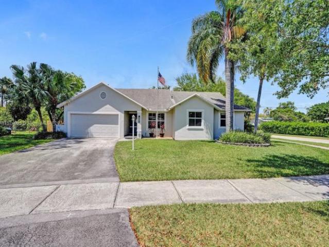 18720 SW 89th Rd, Cutler Bay, FL 33157