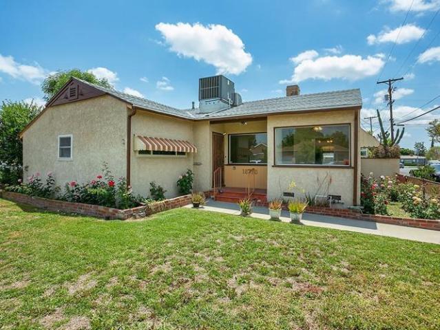 18728 Runnymede St, Reseda, CA 91335