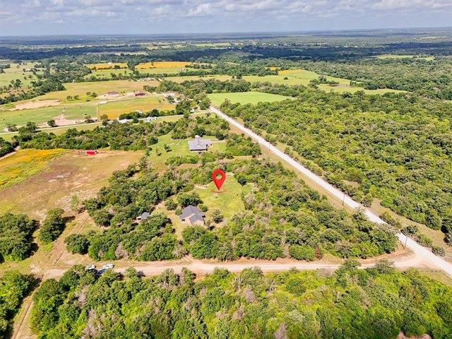 1872 Morgan Ln, Franklin, TX 77856