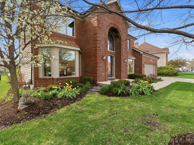 1872 Jahns Dr, Wheaton, IL 60189 | MLS #12613 | Compass