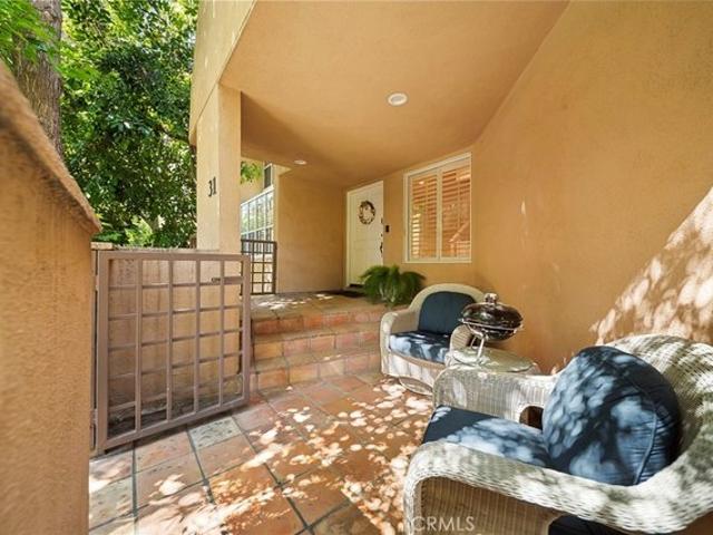 18730 Hatteras St Unit 31, Tarzana, CA 91356