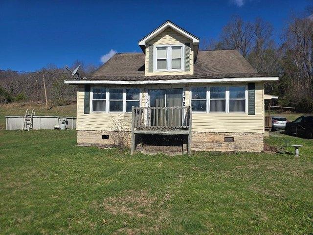 18735 Midland Trl, Ansted, WV 25812