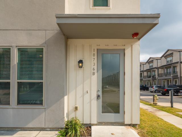 18736 B Centro Main St