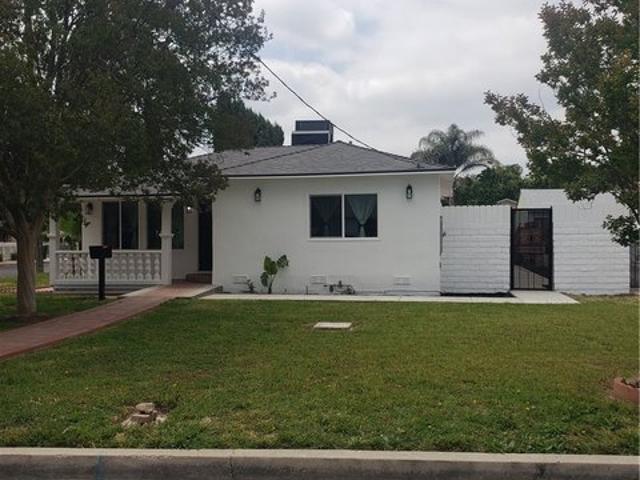 18736 Hart St, Reseda, CA 91335