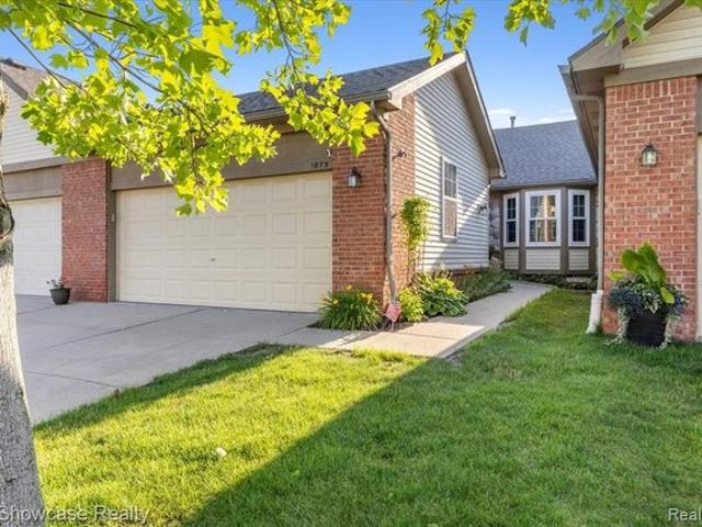 1873 N Kenwyck Dr Unit 62, Superior Township, MI 48198