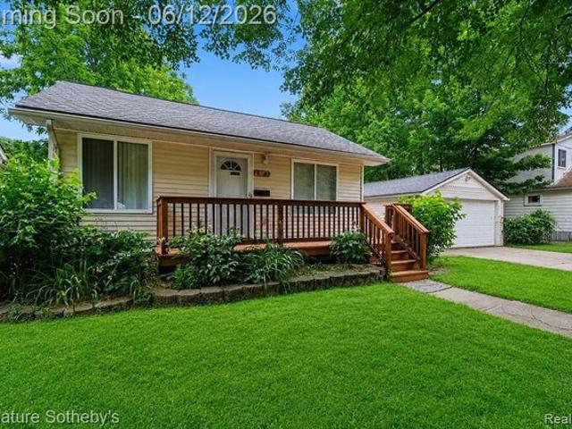 1873 Academy St, Ferndale, MI 48220