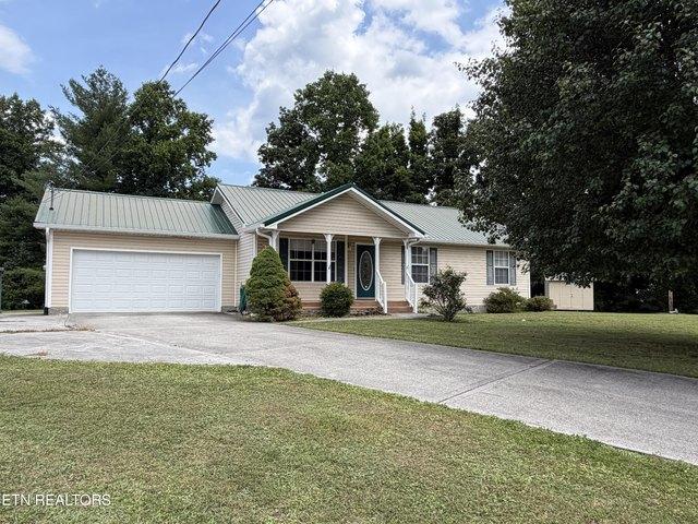 187 Crowley Cir, Jacksboro, TN 37757