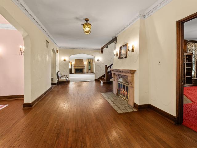 187 e division street