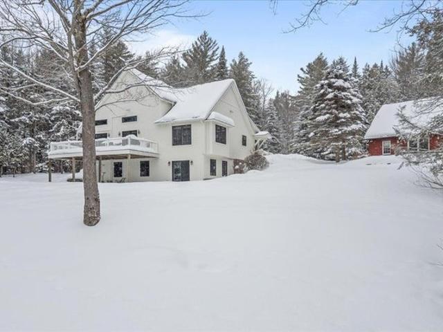 187 Lower Moulton Ln, Stowe, VT 05672
