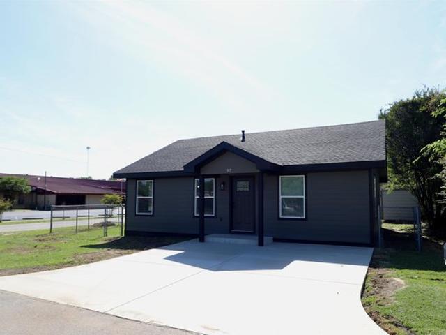 187 S Jernigan St, Waskom, TX 75692