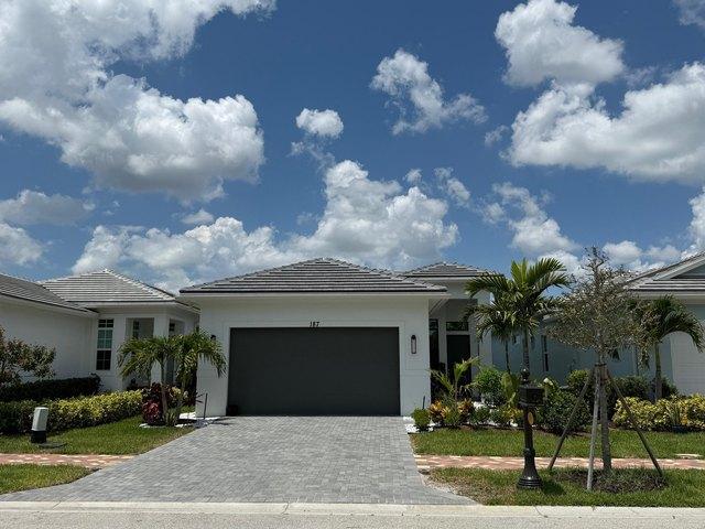 187 SE Via Sangro, Port Saint Lucie, FL 34952