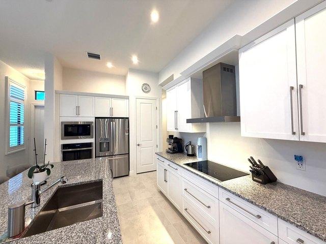 187 SE Via Sangro, Port Saint Lucie, FL 34952