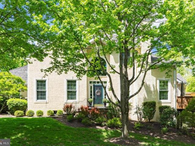 187 St Clair Cir, Berwyn, PA 19312
