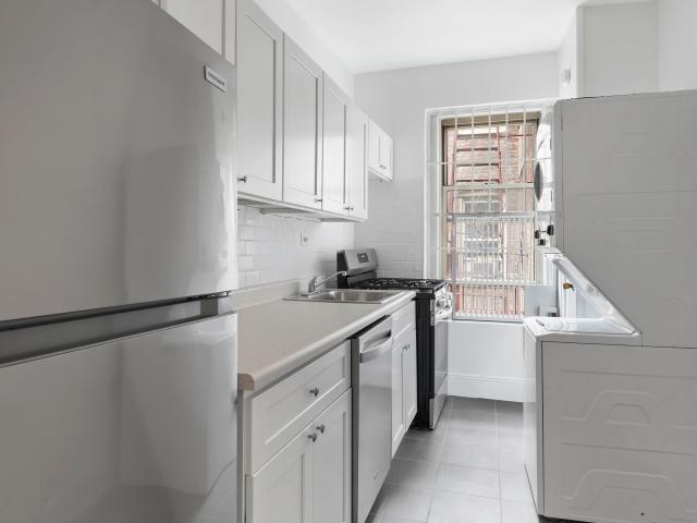 187 Pinehurst Avenue, Unit 4D | Compass