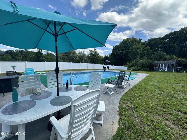 187 W Park St, Lee, MA 01238