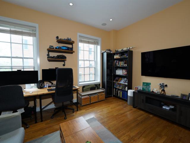 187 Wayne St # 212