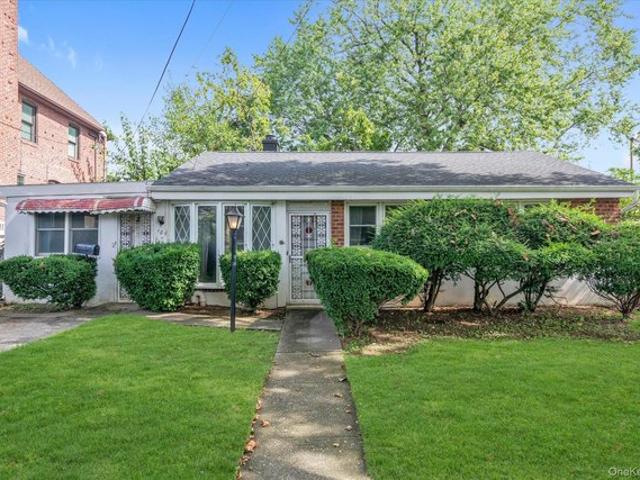 187 Westminster Rd, Lynbrook, NY 11563