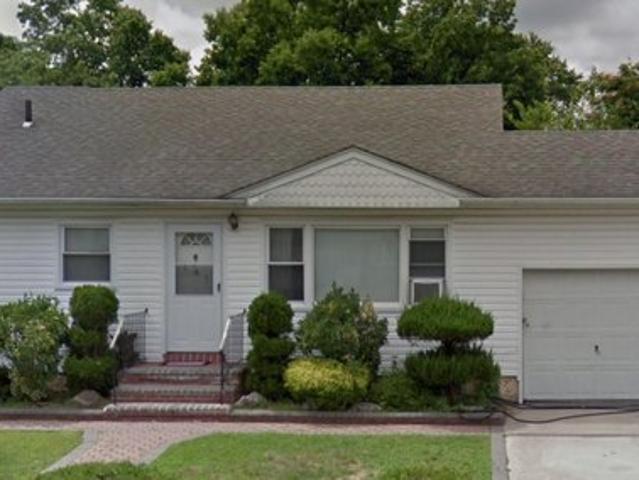187 Urban Ave, Westbury, NY 11590