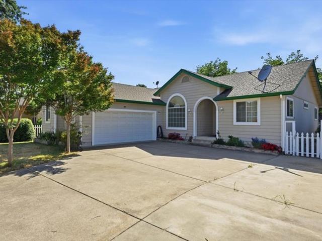 18846 Horseshoe Rd, Hidden Valley Lake, CA 95467