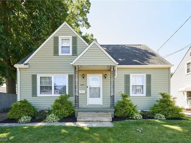 1884 Malasia Rd, Akron, OH 44305