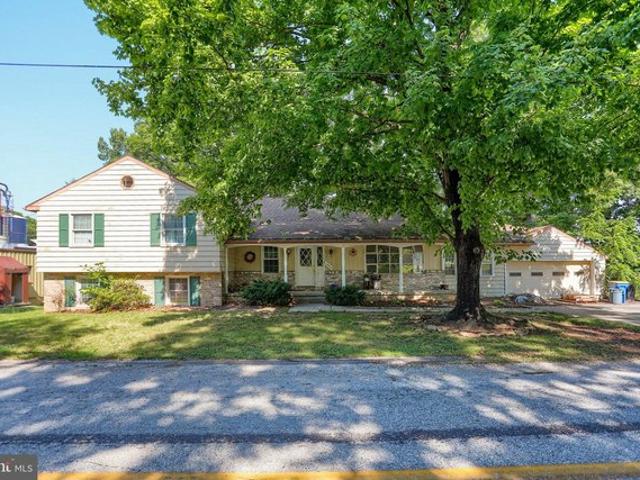 1884 Dubs Church Rd, Hanover, PA 17331