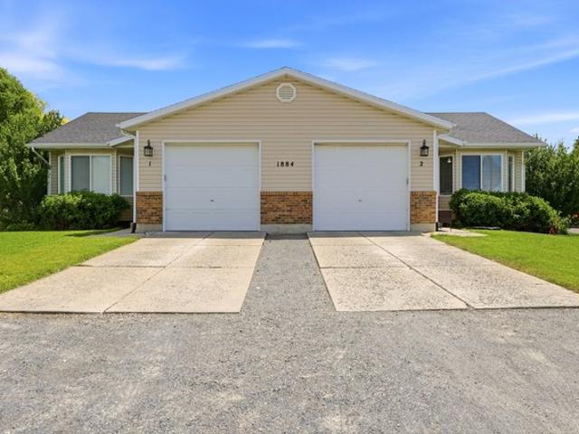 1884 E Shepard Ln, Lake Point, UT 84074