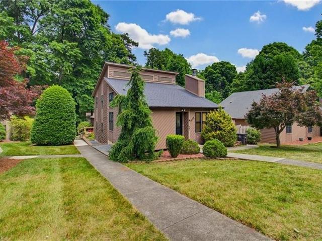 1884 Stonewood Dr SW, Winston Salem, NC 27103