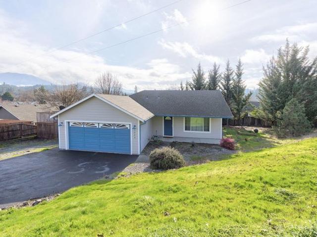 1884 SW Allen Creek Rd, Grants Pass, OR 97527
