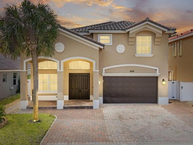 1884 SW Jamesport Dr, Port Saint Lucie, FL 34953
