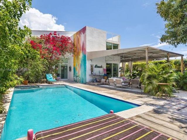 1884 SW 17th St, Miami, FL 33145