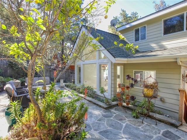 1884 Tully Pl, Cambria, CA 93428