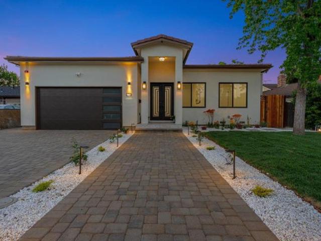 18851 Casa Blanca Ln, Saratoga, CA 95070