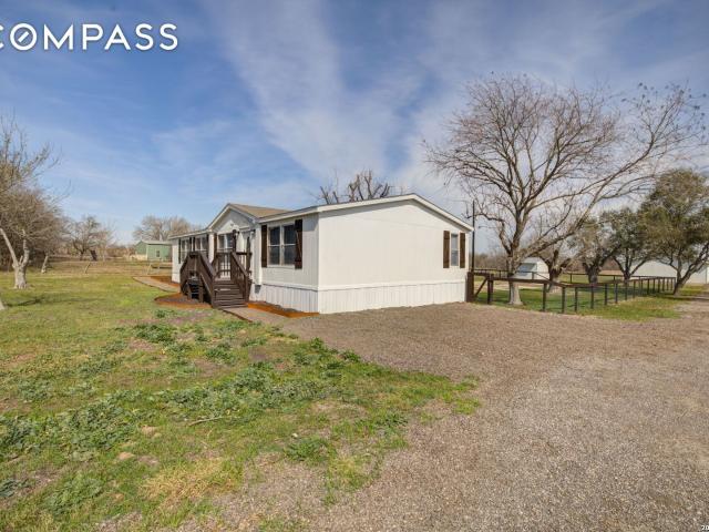1885 Marion Rd, Marion, TX