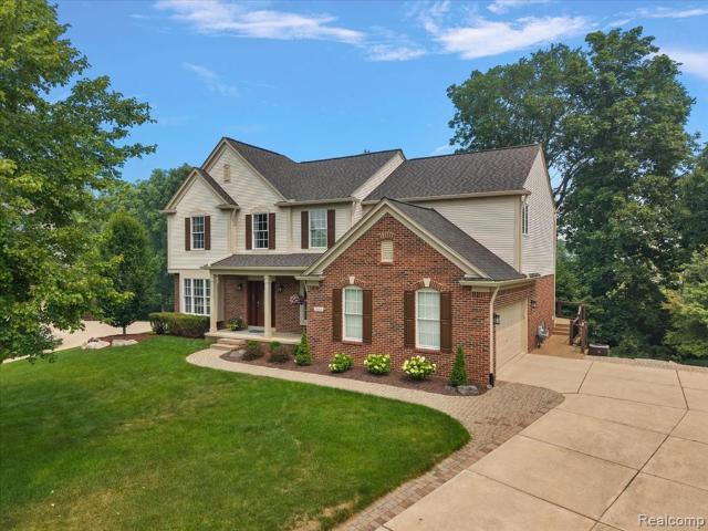 1885 Avon Glen Lane
