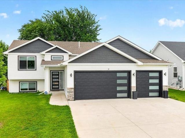 1885 Lusitano St, Shakopee, MN 55379