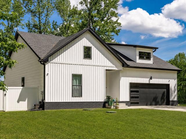 1885 Woodruff Ave, Greenbrier, TN 37073 | MLS #3184 | Compass