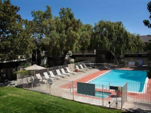 $1885 / 1br Spacious 1 Bedroom Apartment Pets OK